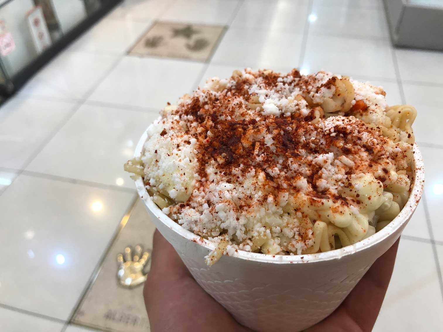 ¡Prueba estos esquites con ramen! 😍 - Chismes Today